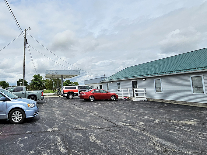 The unassuming exterior of Simple Life Diner might not stop traffic, but locals know this modest building houses some of Ohio's most comforting flavors.