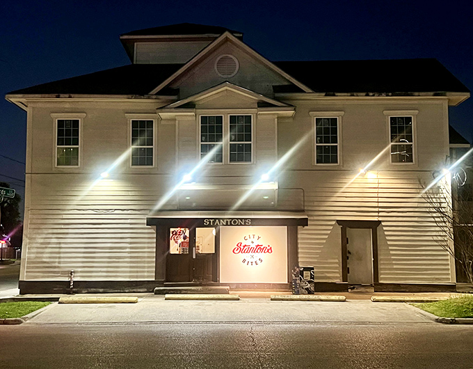 The white house on Edwards Street isn't where the President lives, but the burgers here might deserve their own executive order.