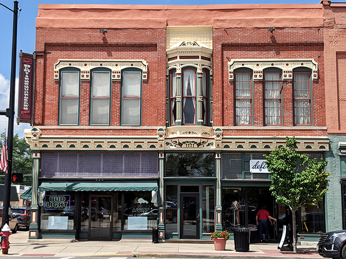 History stands proud on Clinton Street, where Kissner's brick fa&ccedil;ade has welcomed hungry Ohioans through decades of changing times.