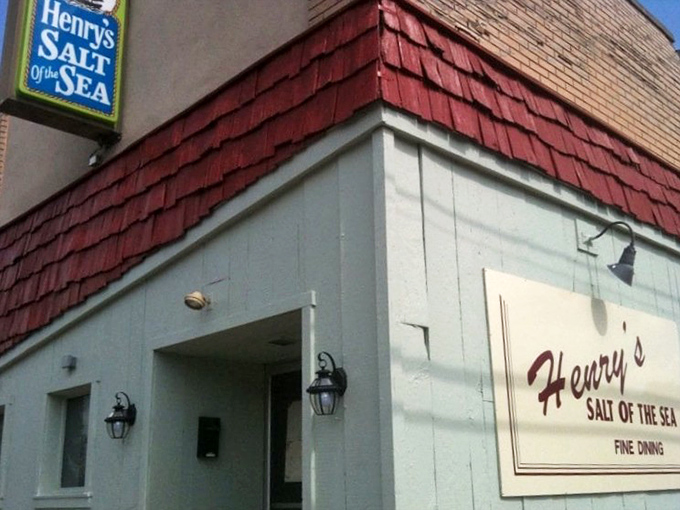 The unassuming exterior of Henry's Salt of the Sea stands like a culinary lighthouse in Allentown, proving that seafood treasures don't always hide in fancy packaging. 