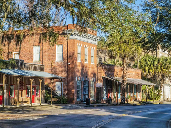 Brick buildings and Spanish moss create the perfect recipe for small-town Florida magic.