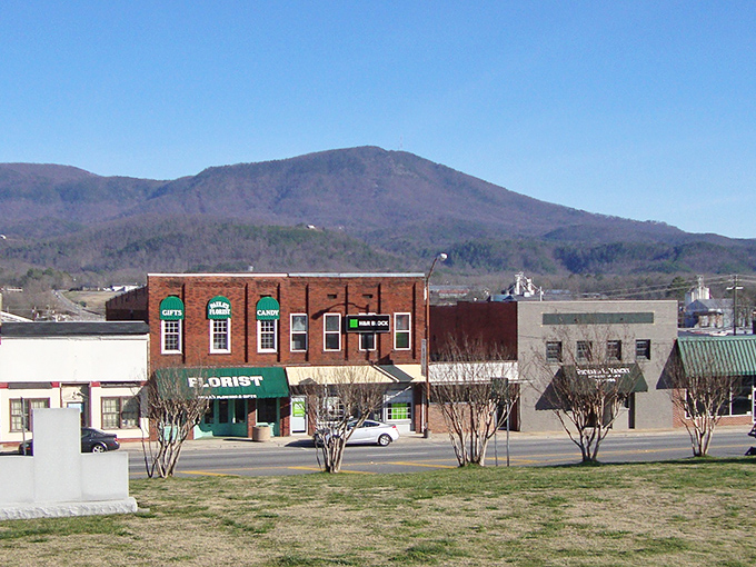 Downtown Chatsworth welcomes you with classic brick buildings and mountain views that frame the scene like nature's own picture window.