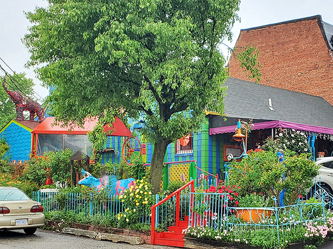 This rainbow explosion of a building makes every other diner look like it forgot to get dressed.