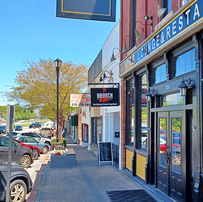 T's Brunch Bar nestles among Douglasville's charming brick facades, its modest storefront belying the culinary treasures waiting inside.