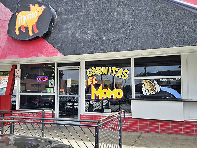 The El Momo Tacos At This Unpretentious Restaurant In California Are ...