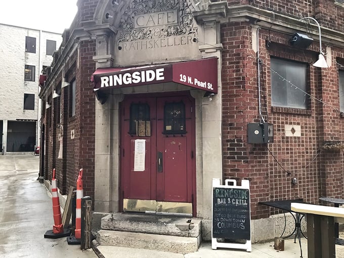 The unassuming brick exterior of Ringside Caf&eacute; might not stop traffic, but what's cooking inside has been stopping hearts (in the best way) for generations.