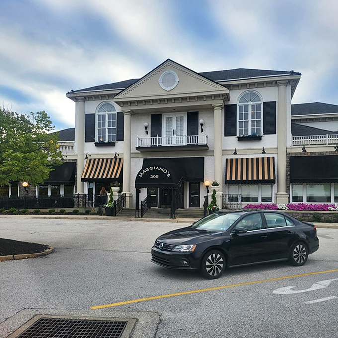 The stately colonial fa&ccedil;ade of Maggiano's stands like an Italian embassy on Pennsylvania soil, complete with those classic black and tan awnings beckoning you inside.