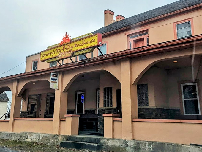 The unassuming peach-colored exterior of Grumpy's might not scream "barbecue paradise," but that's exactly why the locals keep coming back&mdash;the best treasures are rarely advertised.