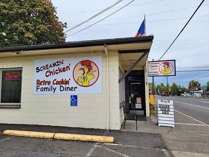 The unassuming exterior of Screamin' Chicken Diner promises no frills, just thrills for your taste buds. That cartoon rooster knows what's up!