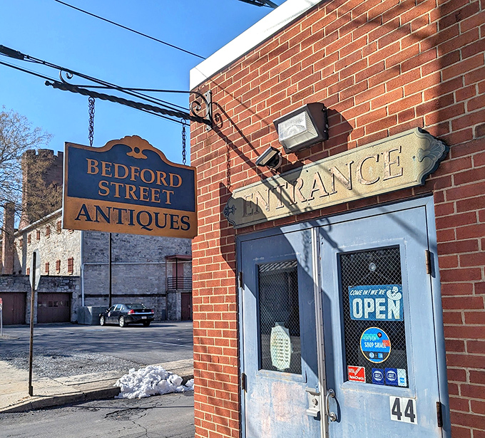 The unassuming brick exterior of Bedford Street Antiques—proof that you should never judge a treasure chest by its cover.