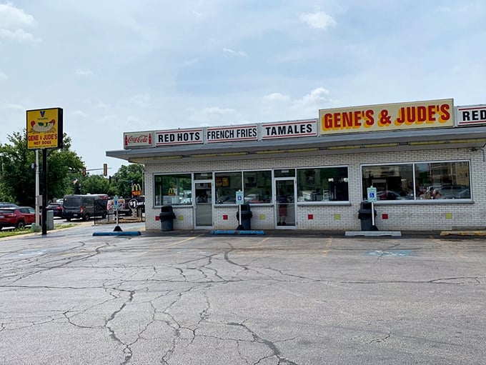 The white brick time machine on River Road beckons with its no-nonsense signage. RED HOTS, FRENCH FRIES, TAMALES&mdash;everything you need, nothing you don't.