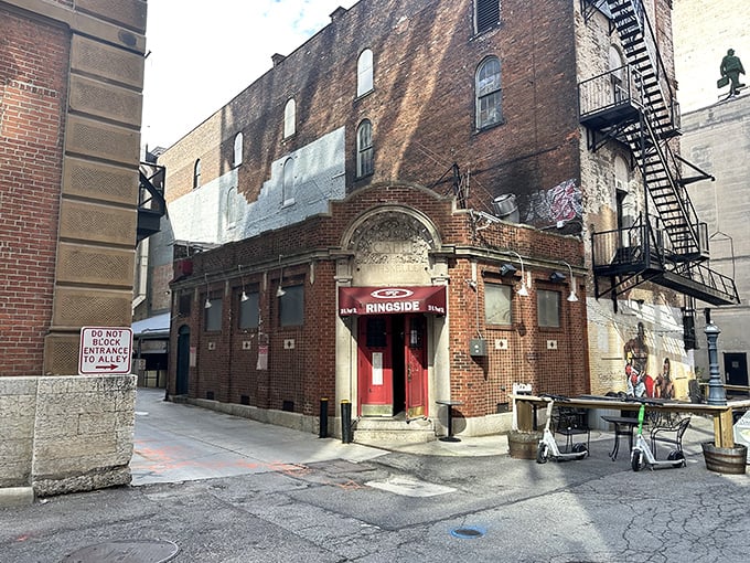 The unassuming brick exterior of Ringside Caf&eacute; might not stop traffic, but what's cooking inside has been stopping hearts (in the best way) for generations.