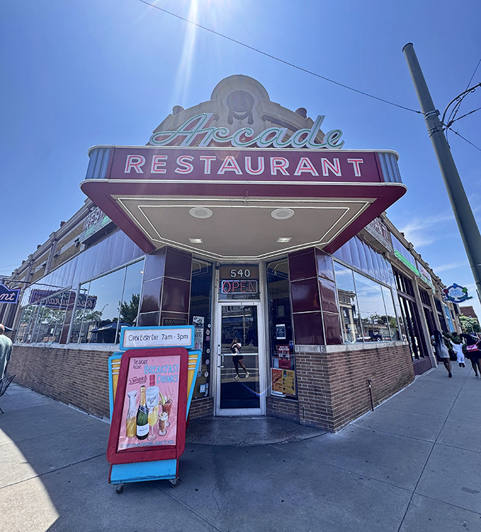 That iconic neon sign has been beckoning hungry Memphians since FDR was in office. Some landmarks fade, but this one just gets more delicious with age.  has mouth watering grilled sandwich locals keep raving about