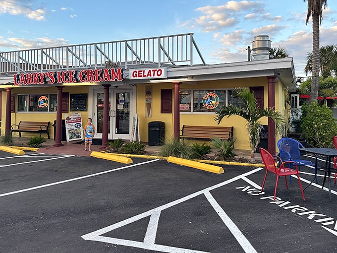 The yellow beacon of frozen happiness on Gulf Boulevard beckons with a promise that calories don't count when you're on vacation.