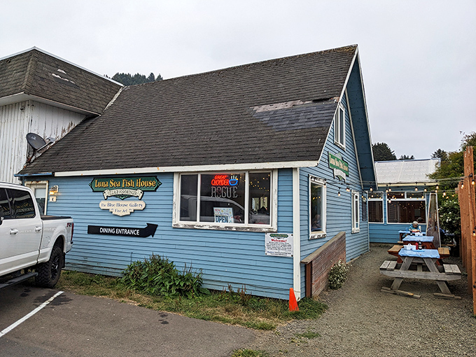The little blue fish house that could! Luna Sea's unassuming exterior hides seafood treasures that would make Neptune himself swim up for a bite.