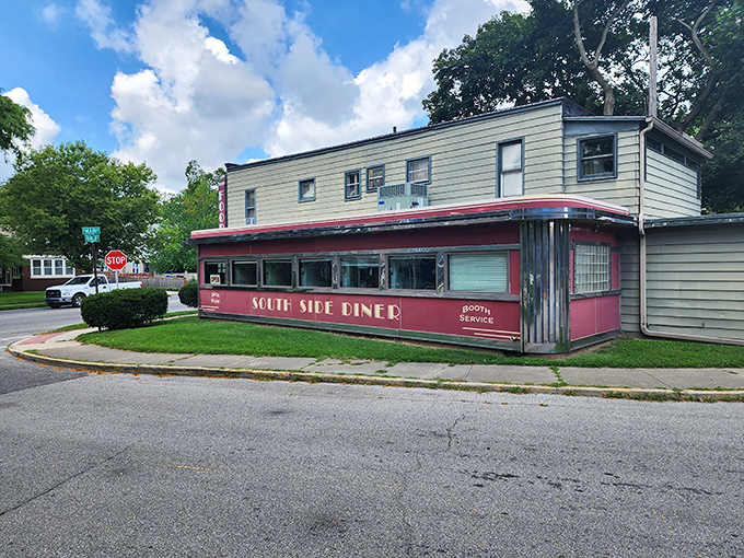 This corner spot has been luring hungry travelers off the main drag since forever&mdash;resistance is futile.