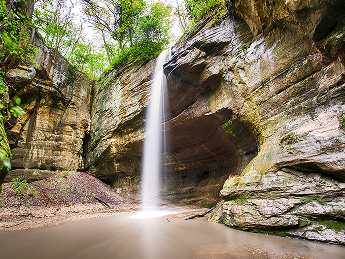 Nature's shower scene! The waterfall at LaSalle Canyon creates a perfect curtain of water, proving Illinois has drama that doesn't involve Chicago traffic.