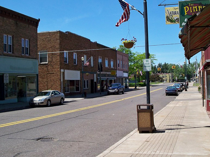 1. this stunning small town in michigan is where you can have a budget friendly weekend getaway