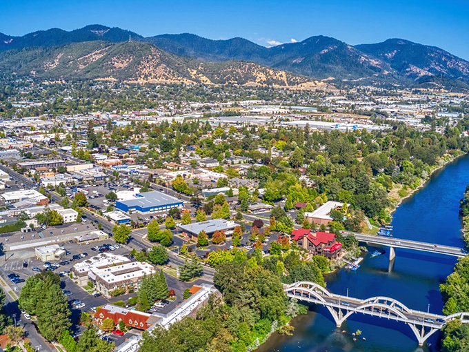 Grants Pass unfolds like nature's amphitheater, with the Siskiyou Mountains providing a dramatic backdrop to this riverside haven where retirement dreams take root. 