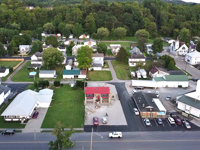 Small-town charm meets big-time hospitality in Laurelville, where every street corner tells a story.