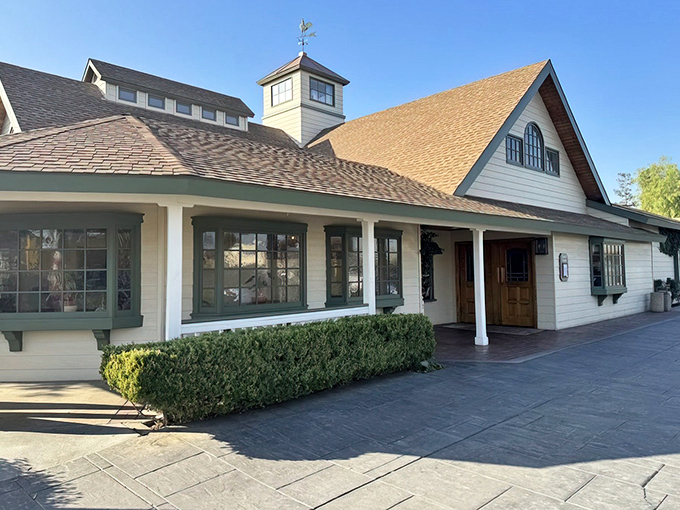 The farmhouse-style exterior of Hodel's welcomes you like an old friend, promising comfort food and country charm beneath that distinctive pitched roof.