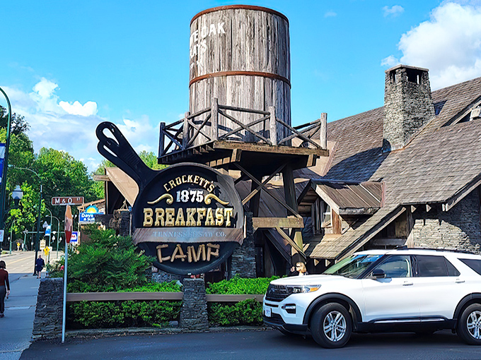 The iconic water tower and giant cast-iron skillet sign announce your arrival at breakfast paradise. Gatlinburg's skyline never looked so deliciously inviting.