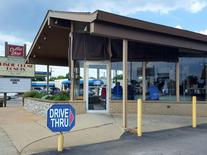 This modest storefront hides more donut magic than a Vegas show – pure sugary wizardry awaits inside.