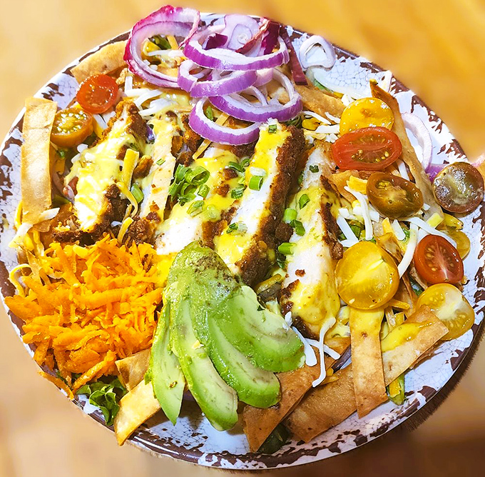 The Arizona Bowl proves that crispy chicken and fresh toppings create perfect harmony on a plate.