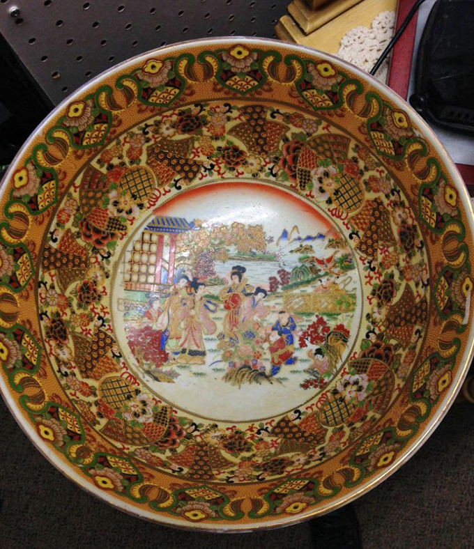 This hand-painted Asian bowl represents centuries of artistic tradition wrapped up in one perfectly balanced piece of functional art.