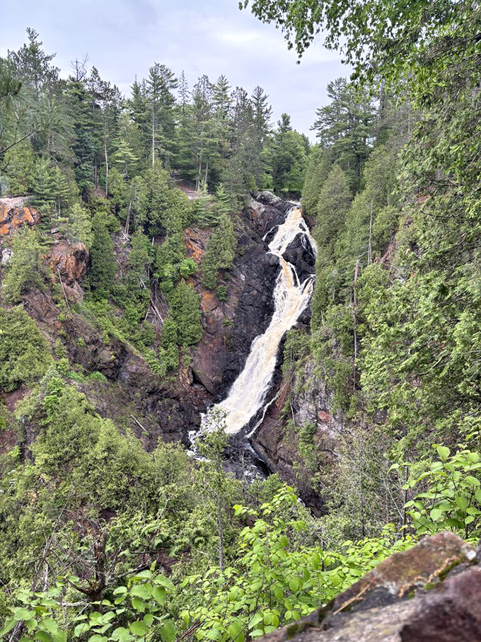 Big Manitou Falls plunges 165 feet with the dramatic flair of a diva taking center stage. Wisconsin's tallest waterfall puts on quite the performance.