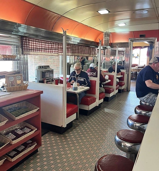 Where conversations happen without hashtags&mdash;booths designed for lingering over coffee refills and solving the world's problems one pie slice at a time.