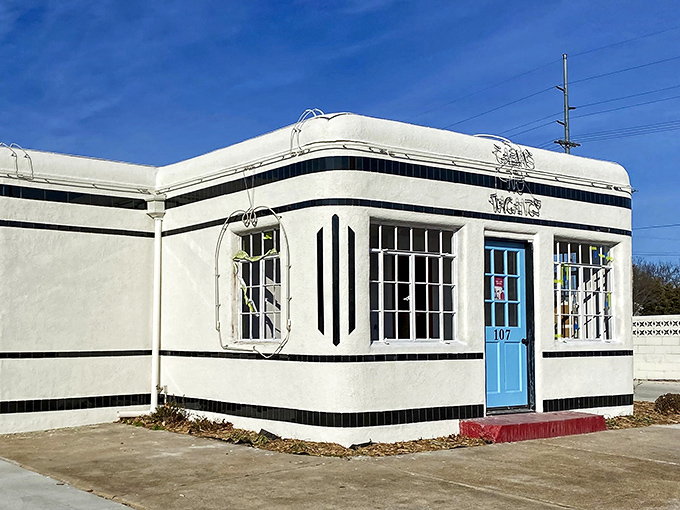 The Boots Court Motel's streamlined Art Moderne design recalls when "motor courts" were the height of travel sophistication and air conditioning was the ultimate luxury.