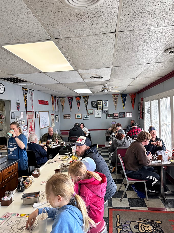 The weekend breakfast crowd at Gina's&mdash;a beautiful cross-section of humanity united by the universal language of "pass the syrup, please."