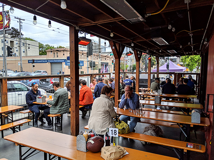 The outdoor patio: where strangers become friends united by the universal language of "mmm" and "pass the napkins, please."