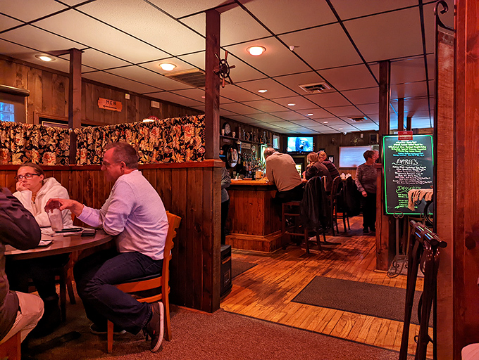 Where strangers become neighbors and neighbors become family—the dining room at Arnie's is Ohio's great equalizer.