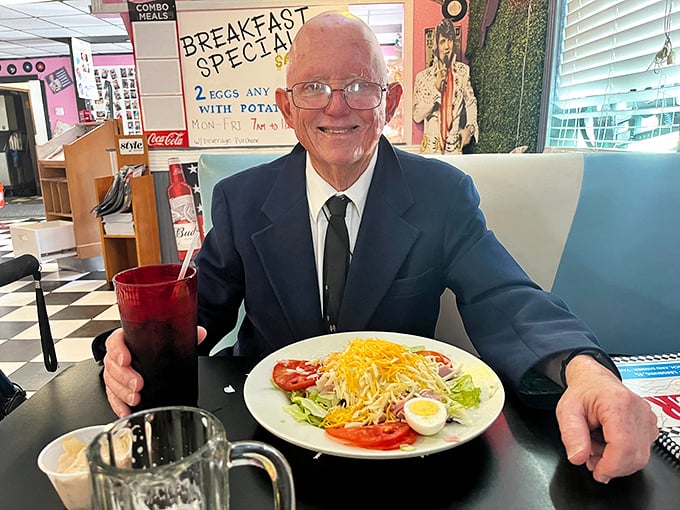 Every diner has its regulars&mdash;the folks who've figured out that the best seat in the house is the one with a plate of good food in front of it.