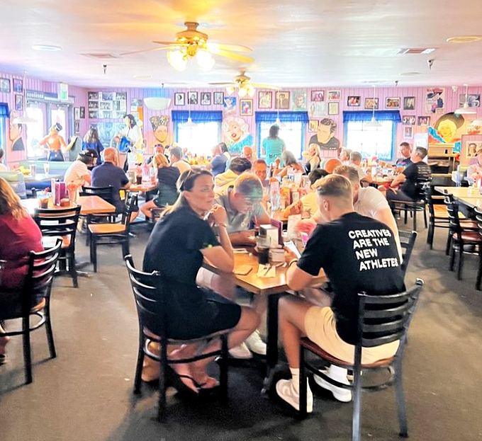 A full house is the best review&mdash;locals and travelers alike gathering under pink walls and ceiling fans to share in this desert oasis of comfort food.