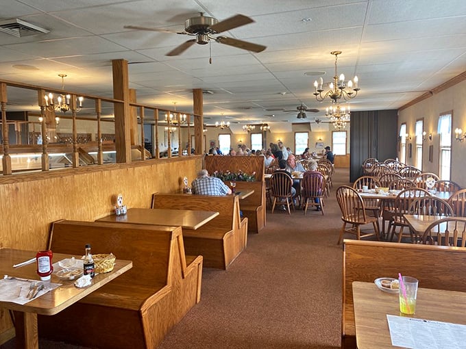 The dining room buzzes with the universal language of satisfied eaters&mdash;a symphony of "mmms" and "you've got to try this" playing on repeat.