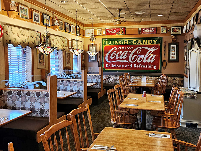 Coca-Cola memorabilia and cozy booths&mdash;name a more iconic diner duo. This dining area practically whispers "stay awhile" to everyone who enters.
