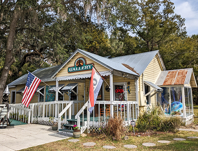 The Franklin Anderson Gallery brings art to Crystal River with the same unpretentious charm as the town itself&mdash;note the welcoming porch and American flag.