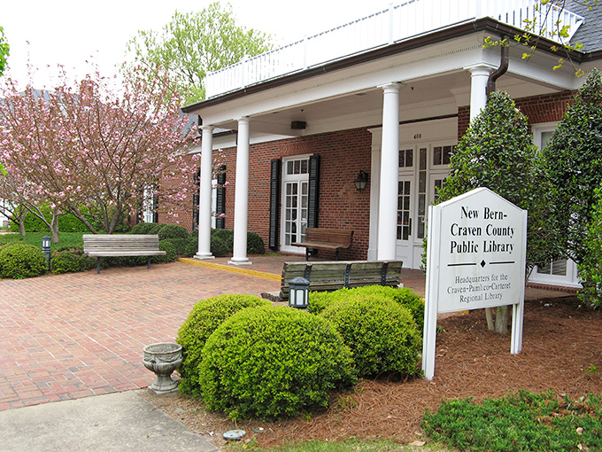 The New Bern-Craven County Public Library welcomes readers with classic columns and manicured gardens. Books and beauty&mdash;a combination as perfect as coffee and Sunday mornings.