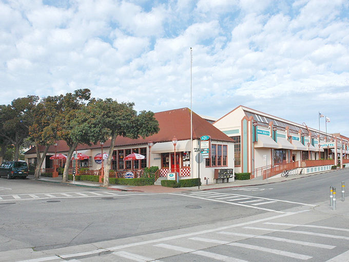 Ocean View Boulevard delivers exactly what it promises&mdash;a front-row seat to nature's greatest show, no streaming subscription required.