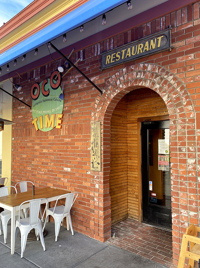 Oco Time's brick archway entrance feels like stepping through a portal to Japanese-California fusion that would make both countries proud. Culinary diplomacy at work.