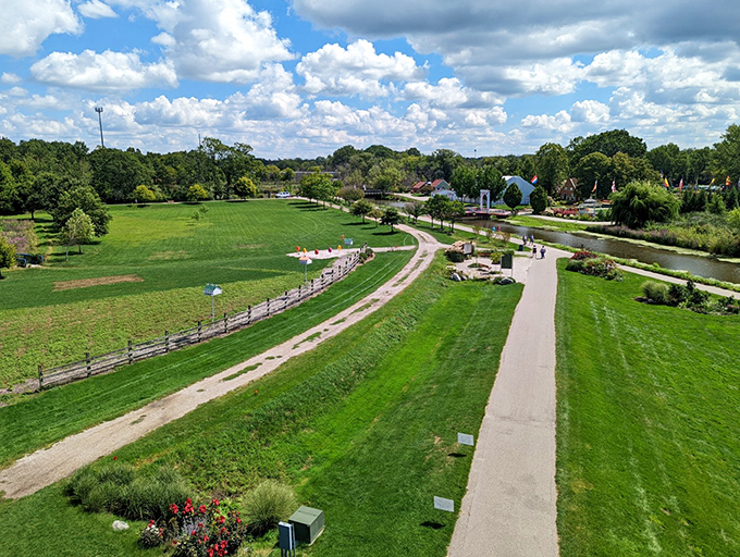 Green spaces that breathe between waterways—Holland's parks offer room to roam with views that make smartphone wallpapers jealous.