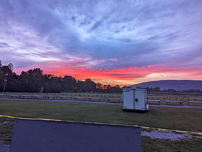 Even Mother Nature gets in on the act. A spectacular Pennsylvania sunset creates the perfect backdrop for end-of-day bargain hunting.