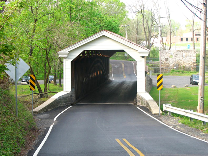 The back view reveals a bridge that looks just as photogenic from behind – very Cary Grant.