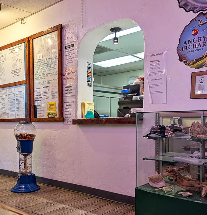 The ordering counter&mdash;where seafood dreams begin. That gumball machine isn't filled with ocean water, but the seafood is as fresh as if it were.