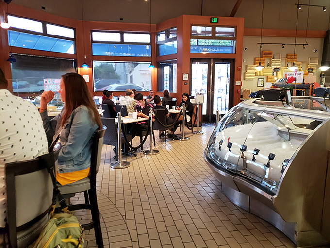 Diners who know that the best meals come without white tablecloths or attitude.