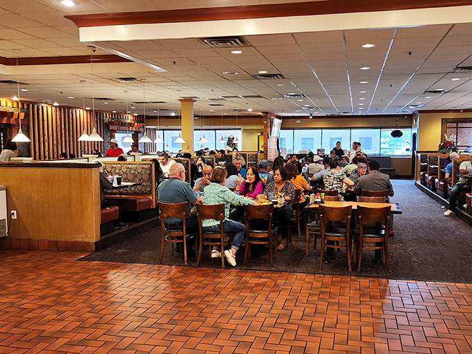 The diverse crowd of diners proves Mizumi's universal appeal. Notice how everyone has that same look of determined satisfaction?