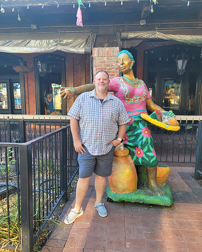 Outside Mi Tierra, even the statues seem to be saying, "Come on in, the food's too good to miss!"
